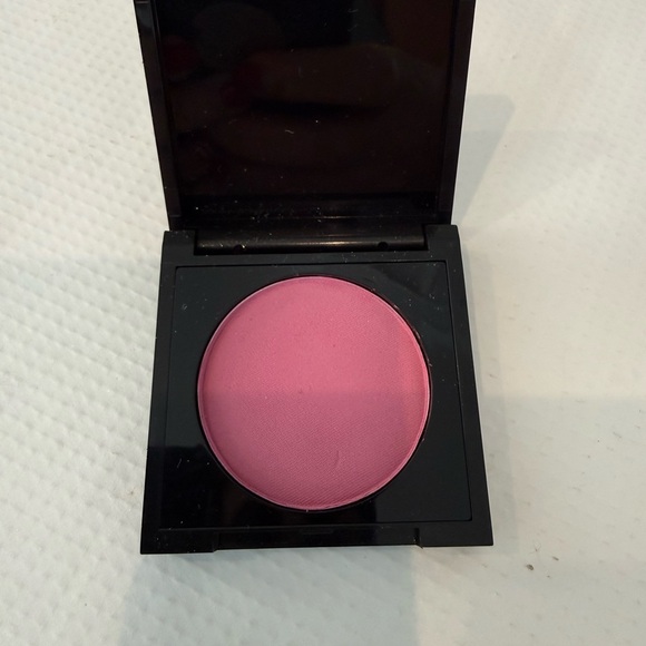 Mischo Beauty | Makeup | Mischo Beauty Black And Gold Compact Blush ...
